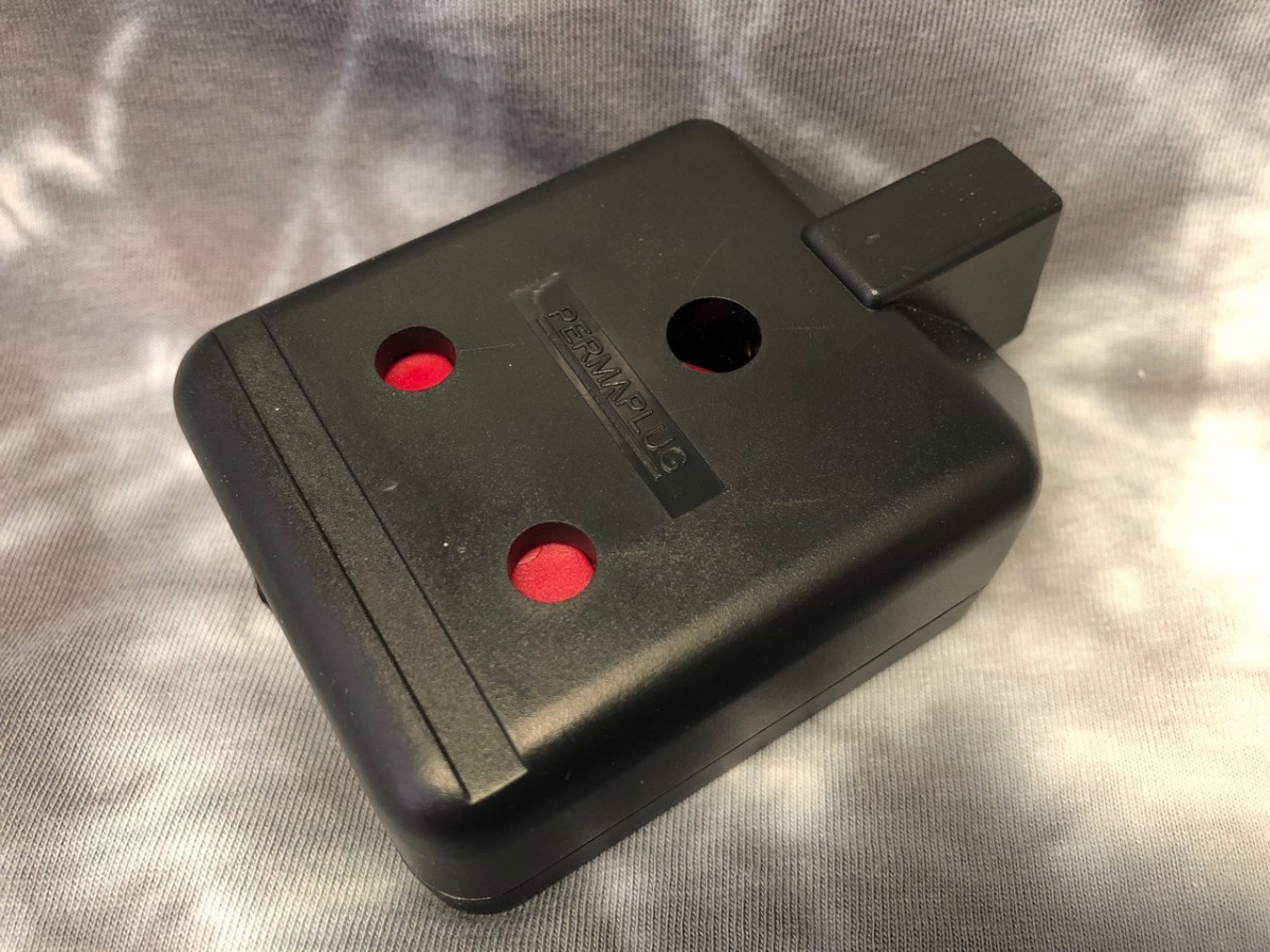 15Amp round pin trailing socket - black | Otago Blue